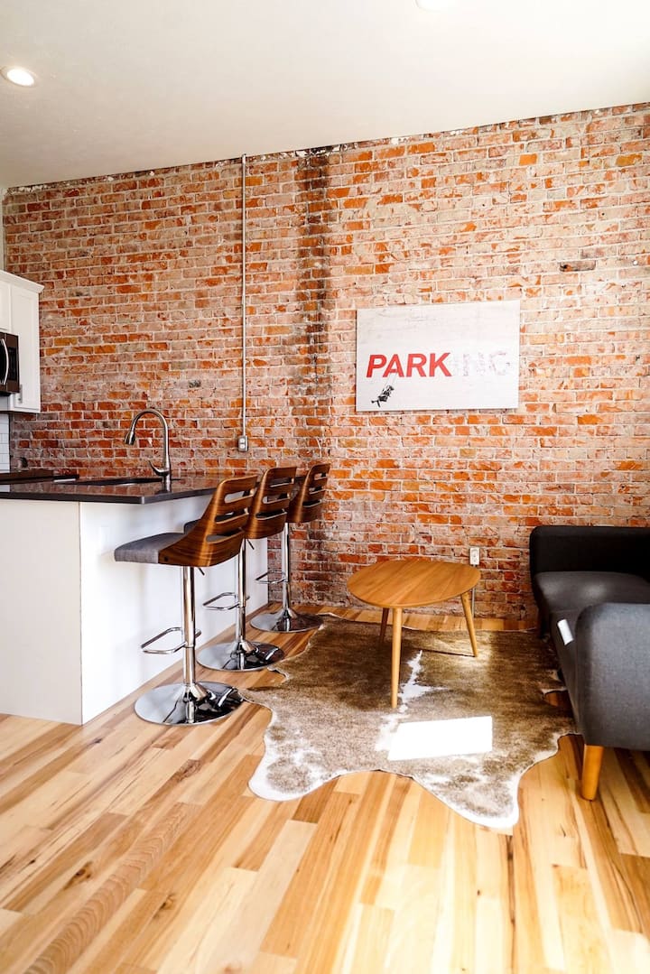 Downtown Luxury Furnished Condo - Grand Island, NE