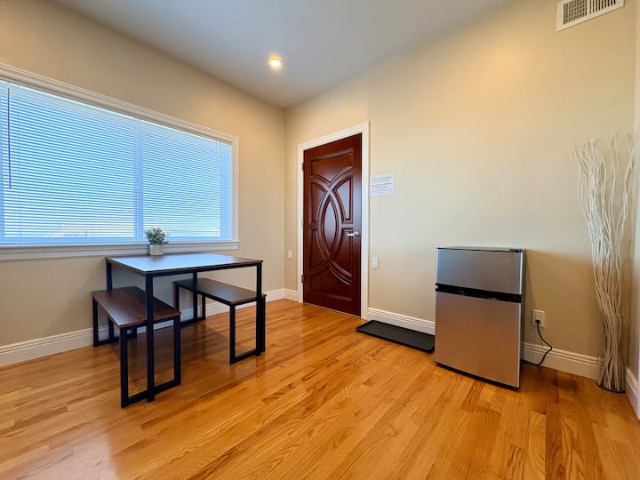 Stylish Getaway Walking Distance From Bart Station - San Francisco, CA