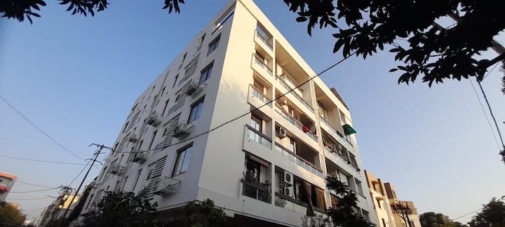 Lux Apt. In Prime Alkapuri - Vadodara