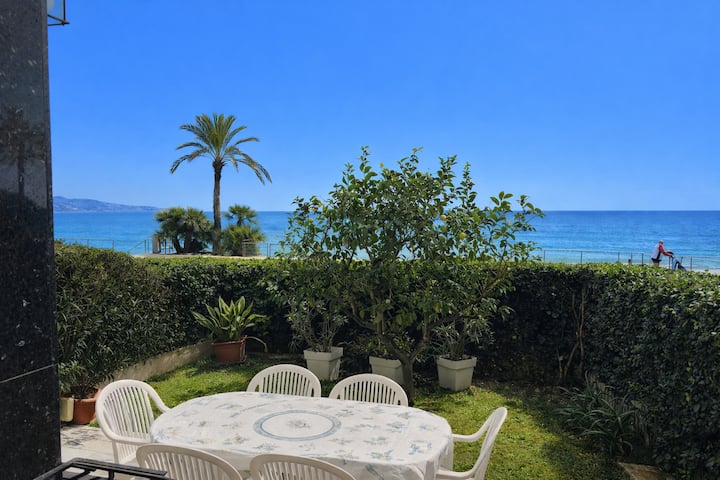 Front De Mer • 3 Pièces Avec Piscine & Parking - Roquebrune-Cap-Martin