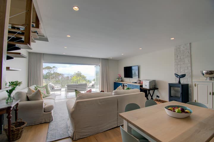 Magnificent View - Central Flat - Plettenberg Bay