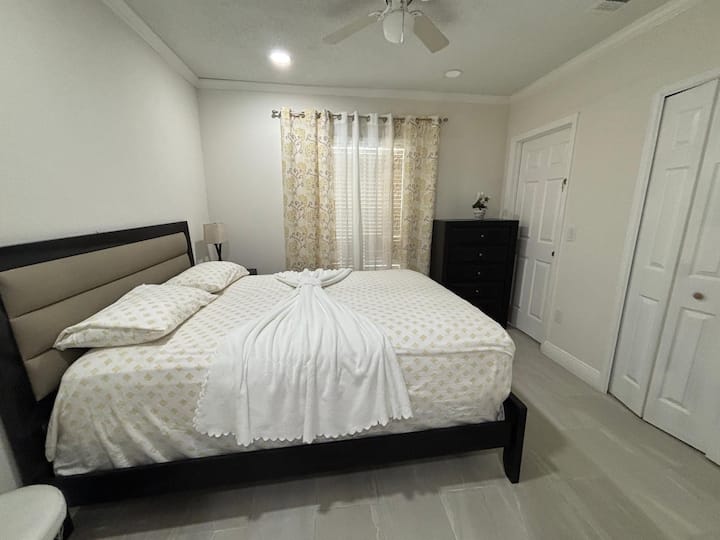 Cozy And Comfortable 20 Minutes From The Airport - Orlando International Airport (MCO)