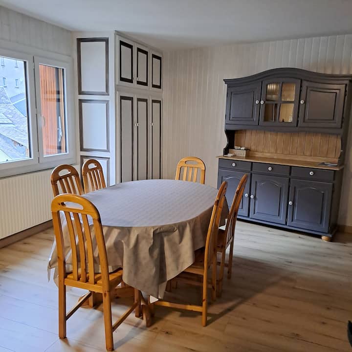 Appartement 6 Personnes Centre Ville Proche Therme - Bagnères-de-Luchon