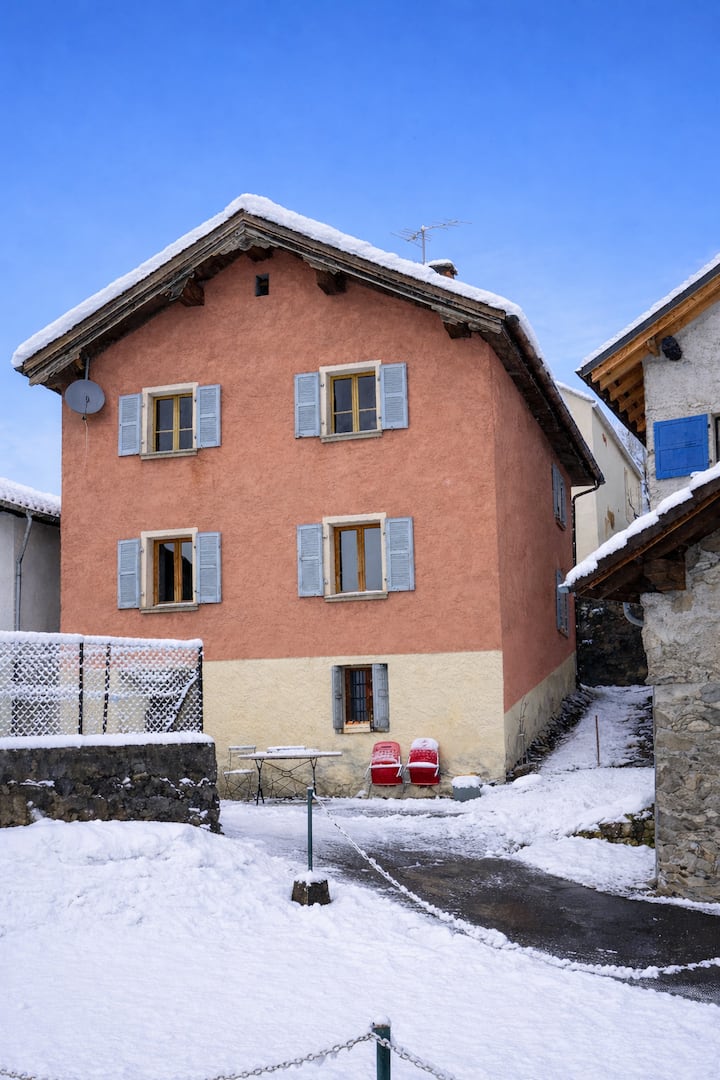 Waterfall House (Art & Design, Swim, Bike & Ski) - Madesimo