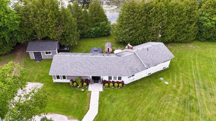 Golf Course Cottage - Lindsay