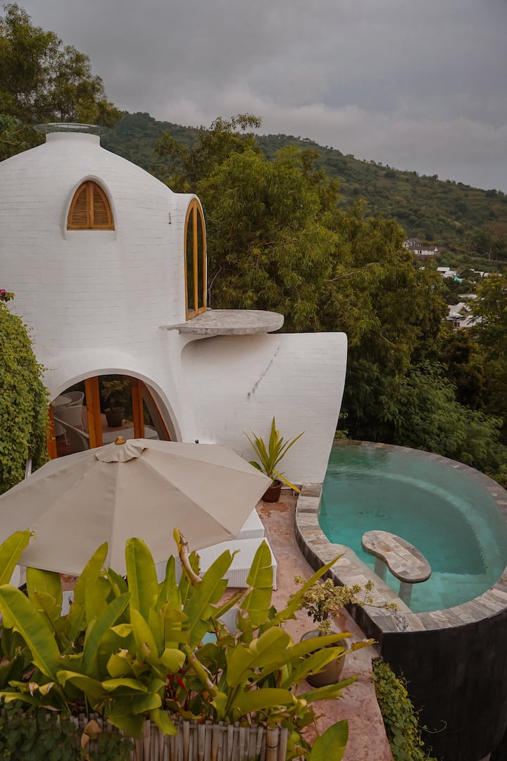 Makalele Dome; Cavepool Oasis - Gili Islands