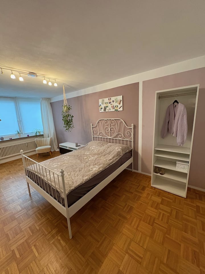 Gemütliche Einzimmerwohnung In München-neuhausen - Munique