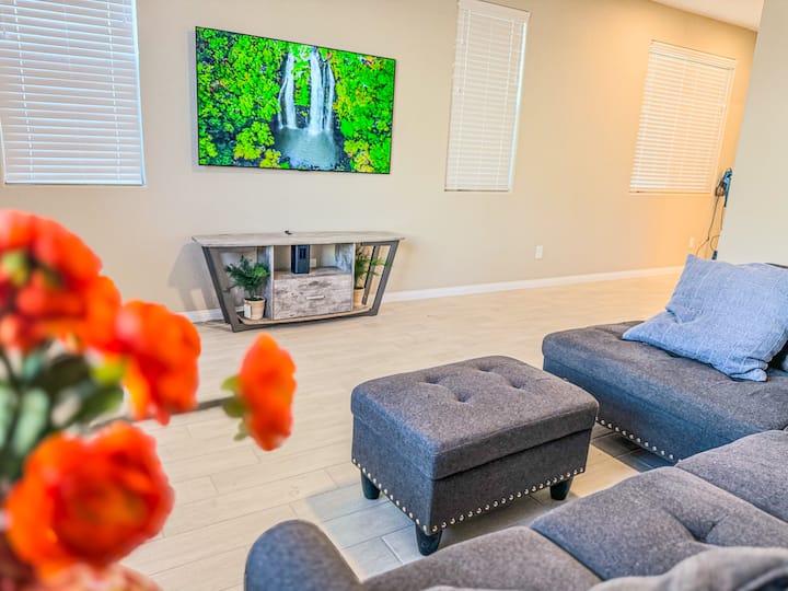 Dreamy Retreat - North Las Vegas, NV