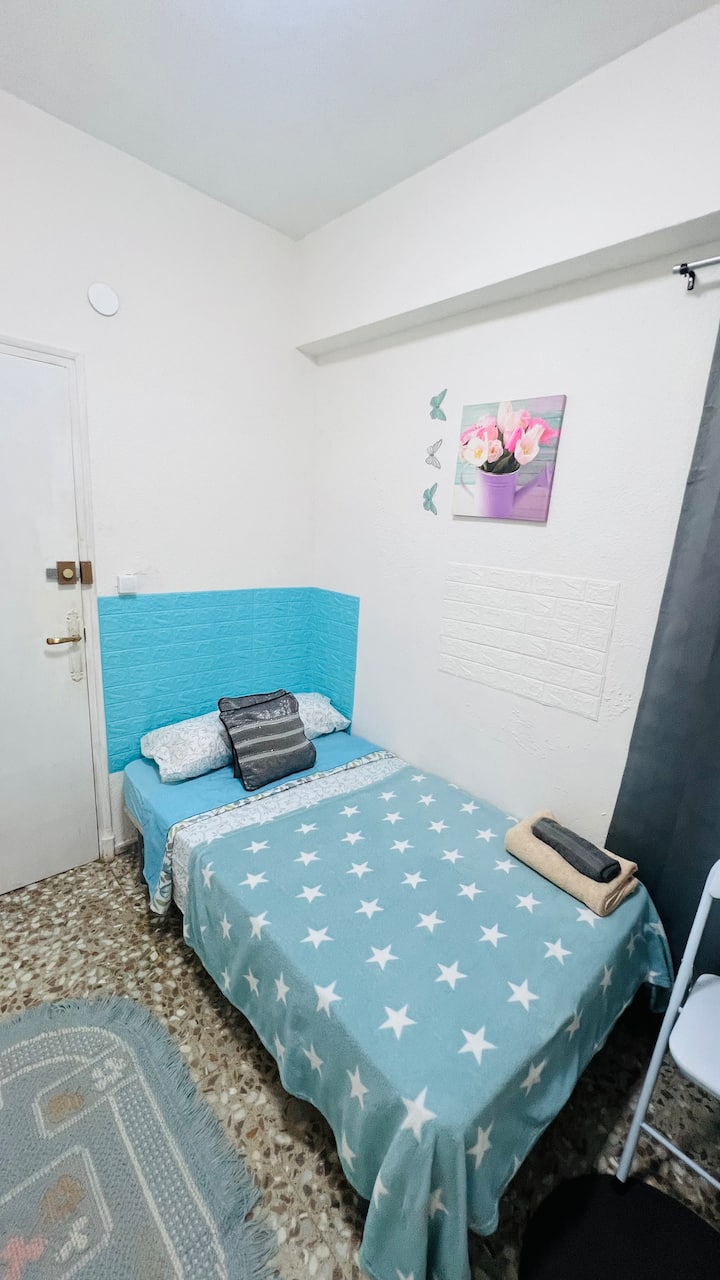 La Habitación En El Piso. - Costa Blanca