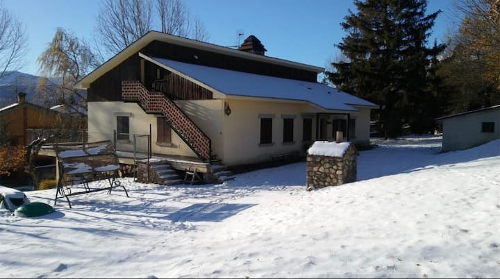Casa Con Piscina Cubierta A 25 Min De Valdeski - Lozoya