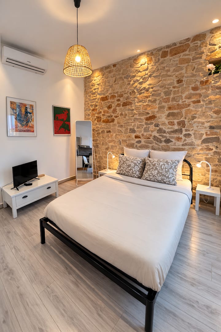 Studio Rénové Climatisé• Cœur De Nîmes-2voyageurs - Nîmes