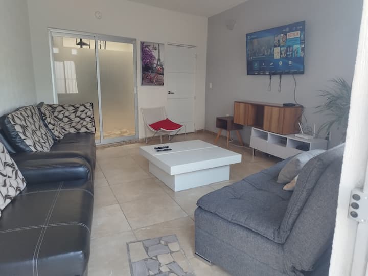 Excelente Y Céntrica Casa, Con Amplios Espacios. - Morelia