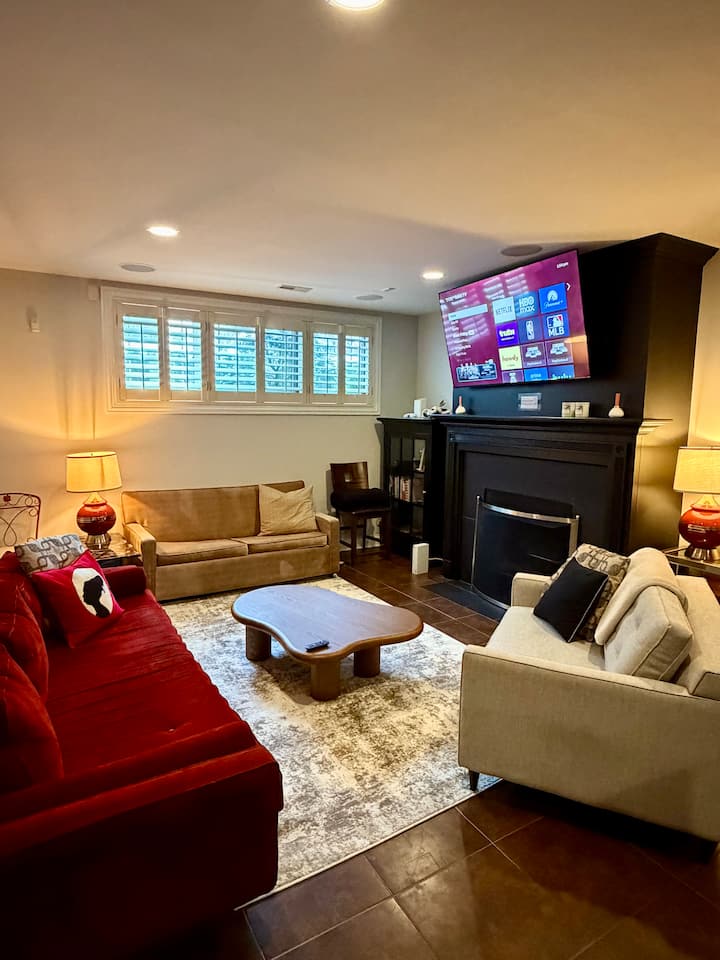 Bronzeville 2 Bed 1 Bath Unit! - Chicago