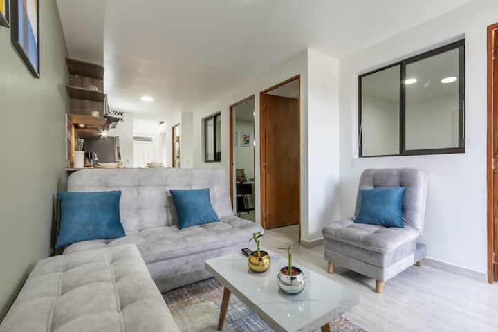 Modern With Balcony, Near Water Park Juan Pablo Ii - Medellin, Antioquia, Colombia