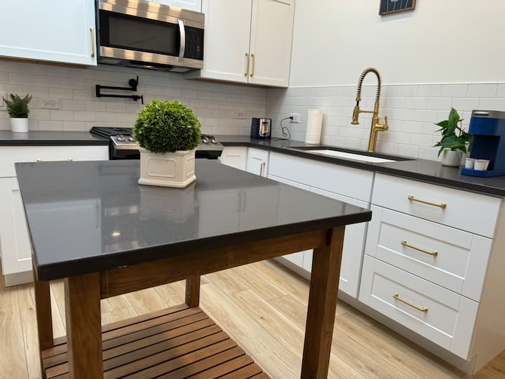 New Boutique Coastal Modern 2 Bedroom - Crystal Lake, IL