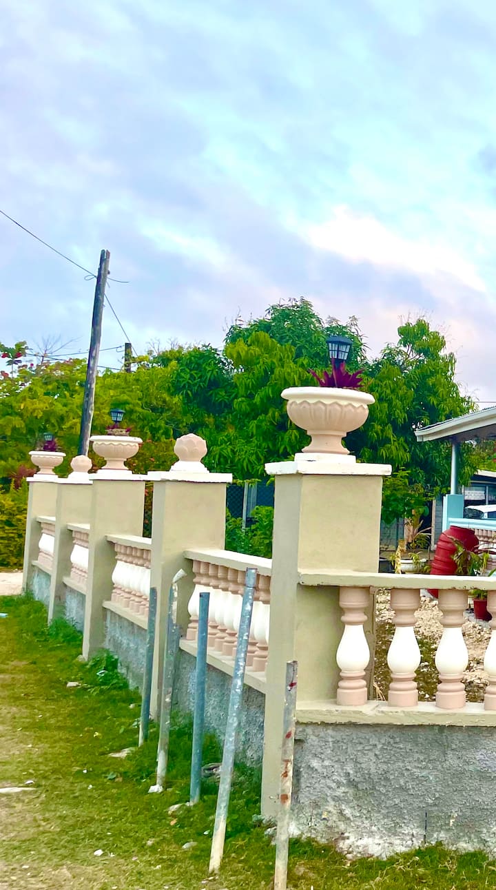 Brand New 3 Bd/2 Bth Furnished American-style - Tonga