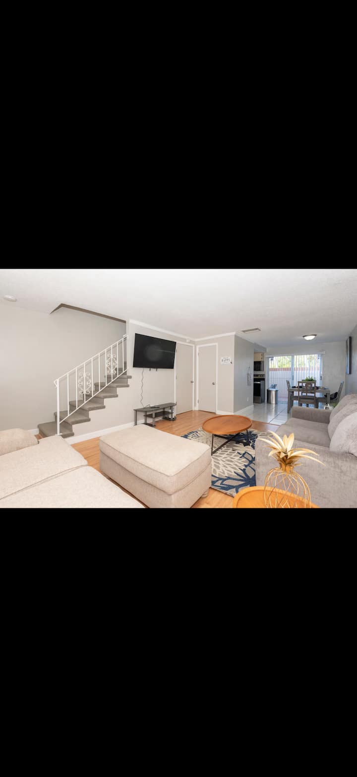 Perfect Town House By The Beach! - Daytona 500 NASCAR