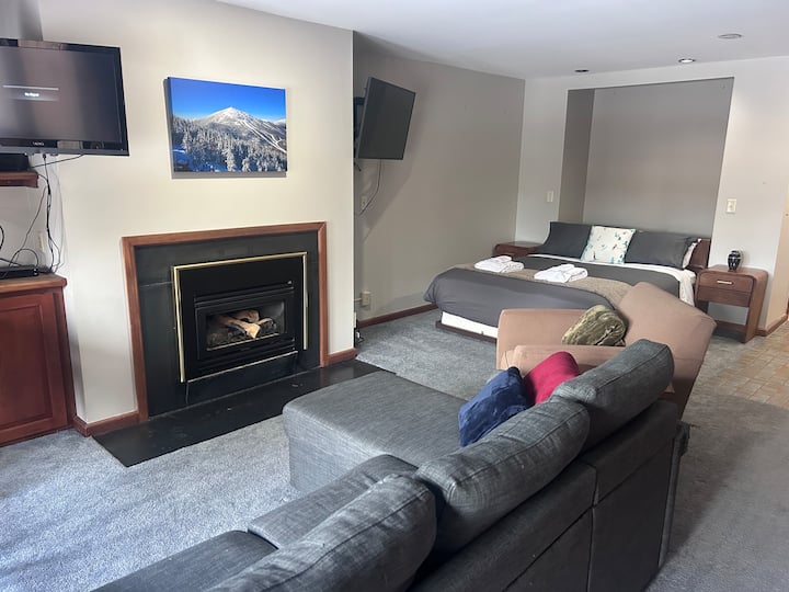 On Mountain Studio Condo - Carrabassett Valley, ME