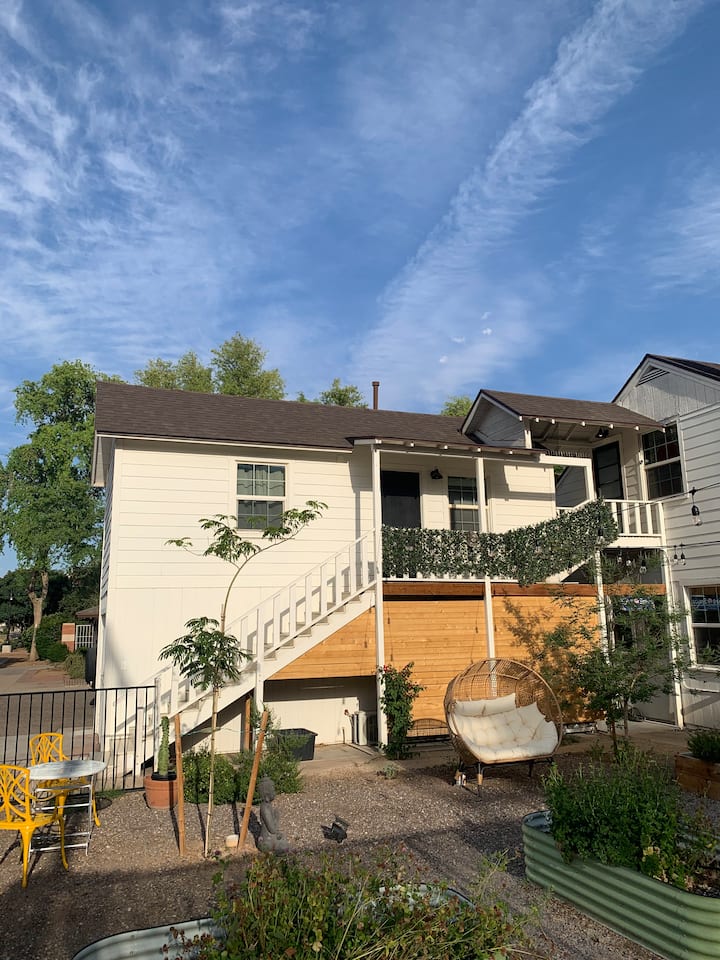 The Apothecary Inn - Glendale