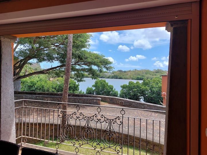 2-bedroom House At Port Chambly - Port Louis