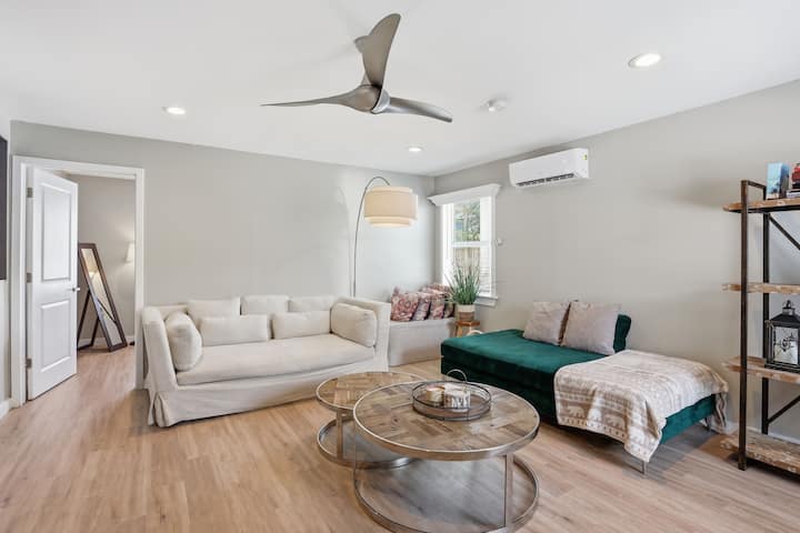 Cozy Beach Oasis Pool & Sauna - Delray Beach, FL