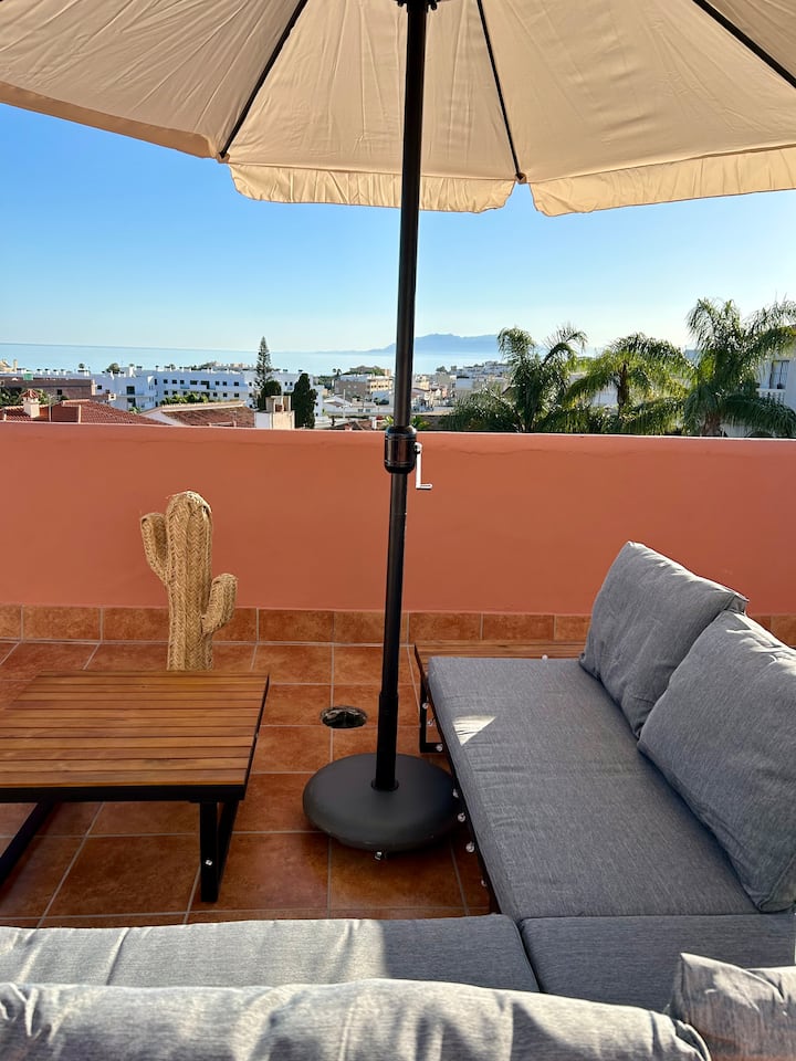 Rooftop With Sea Views, Pool & Parking - Rincón de la Victoria