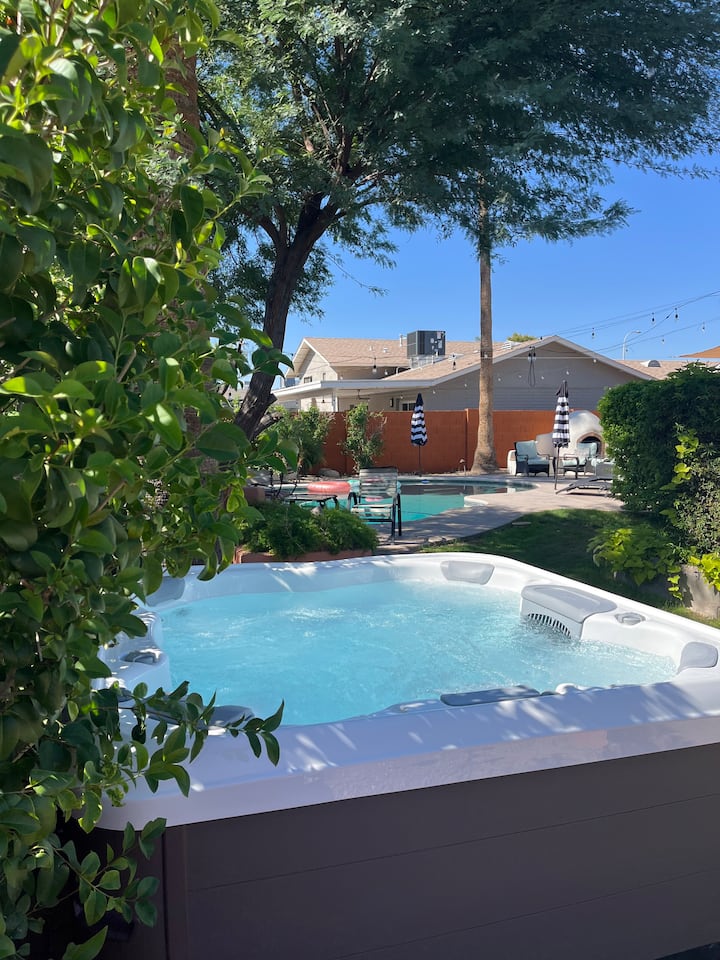 Hot Tub, Pool, Fountain, Walk Lake Park, Old Town - Scottsdale, AZ