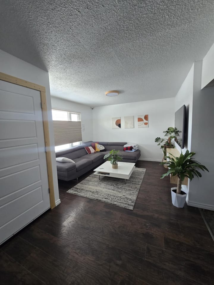 Like Home. Room 3. Private Room With Share Areas - Regina