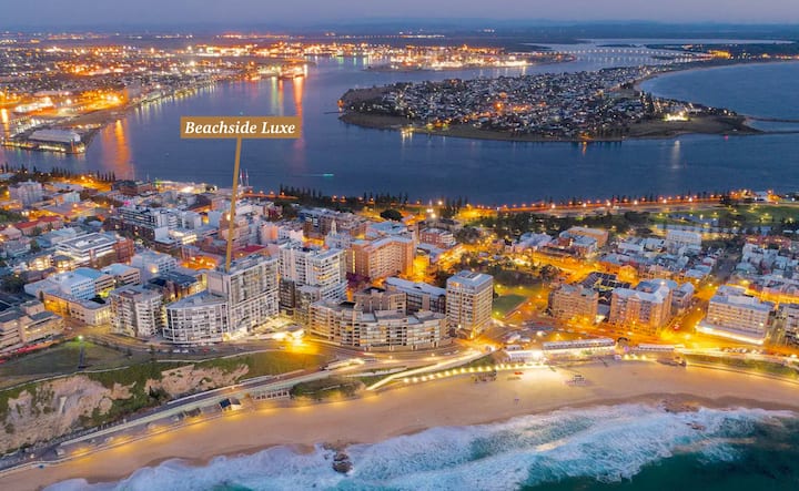 Beachside Luxe - L11 Views, Eats, Walks - 1 Car - Newcastle