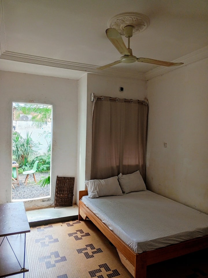 Chbre D'hôte - Super Prix.sdbain Et Entrée Privée - Ouagadougou