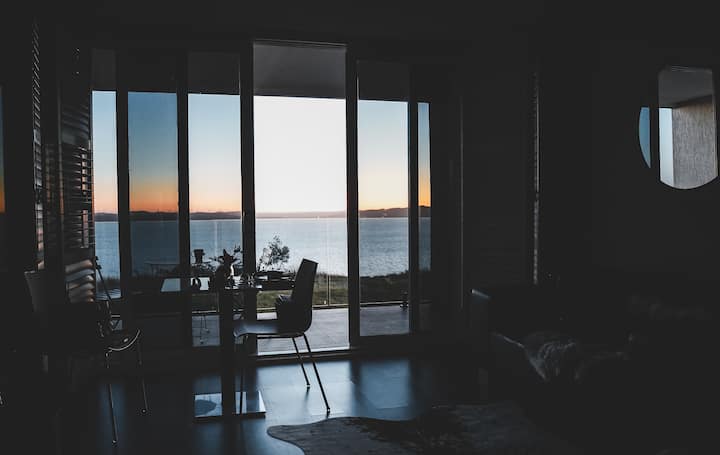 Vistamirage - Beautiful Lake Views - Lake George, New South Wales