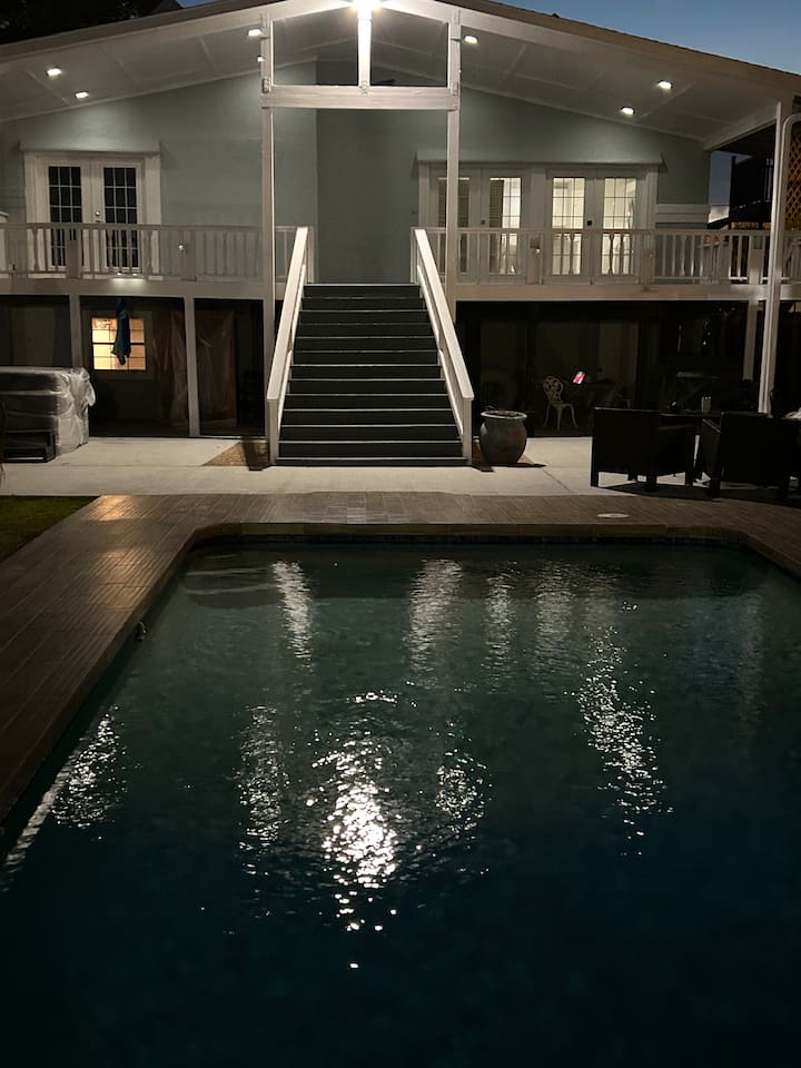 Luxury In The Kemah Lighthouse District - Kemah, TX