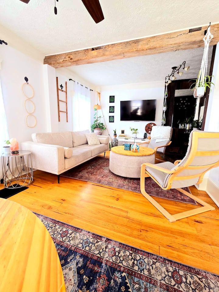 Vin's Place (Amherst / Oberlin) Downtown - Amherst, OH