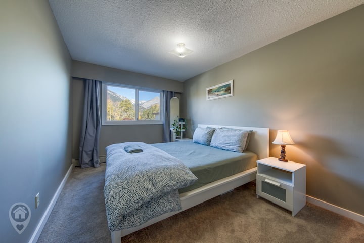 Panoramic Mountain Views, Sauna, Pet Paradise - Fernie
