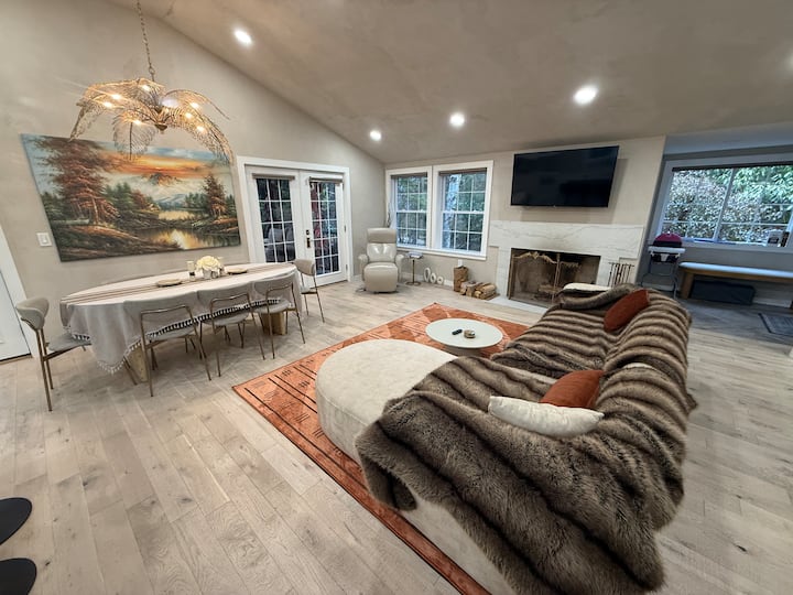 New 3/2 Wheelchair Access, Hottub+lift, Fireplace - Southwest Harbor, ME
