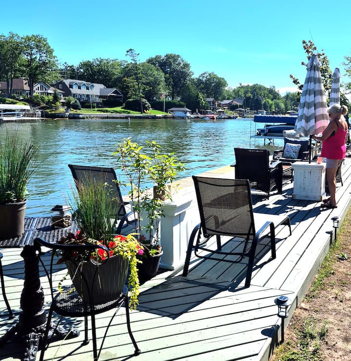 Wasaga Beach Summersand's Riverfront Cottage 1 - Wasaga Beach