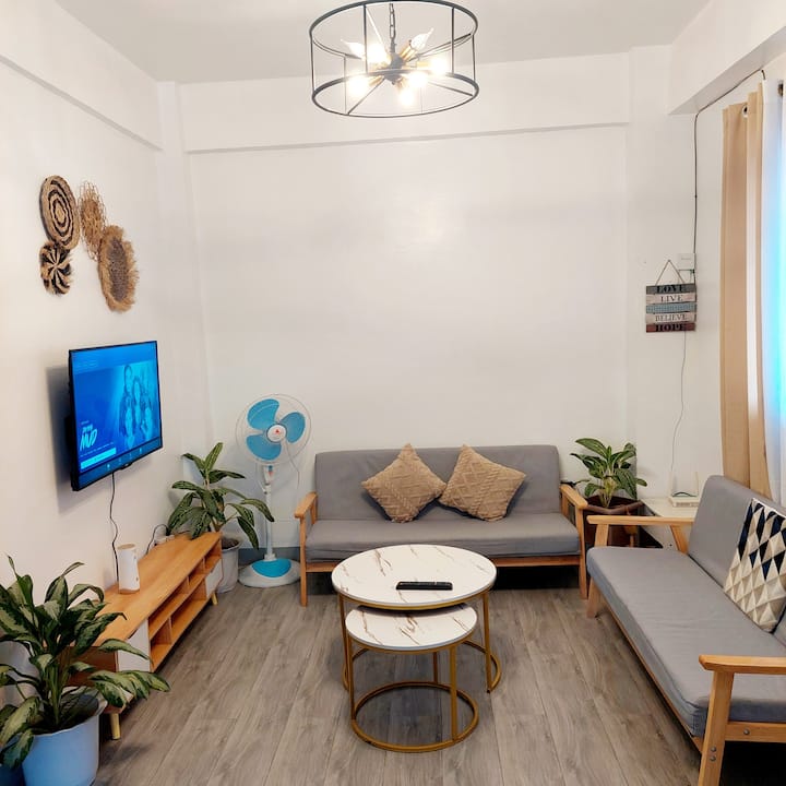 Cozy Apartment 1 W/ Balcony And Mountain View - バギオ