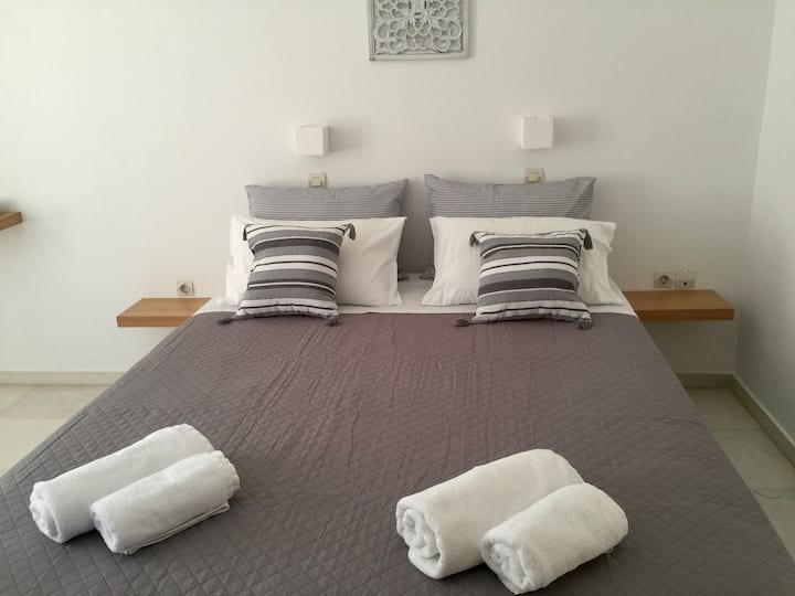 Garden Apartment No8 - Paros