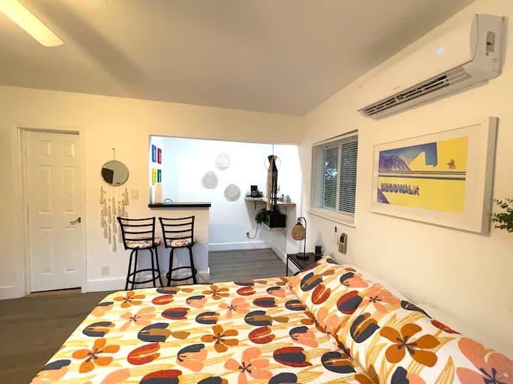 Tropical Paradise In Miracle Mile W/ Parking (3t) - Coral Gables, FL