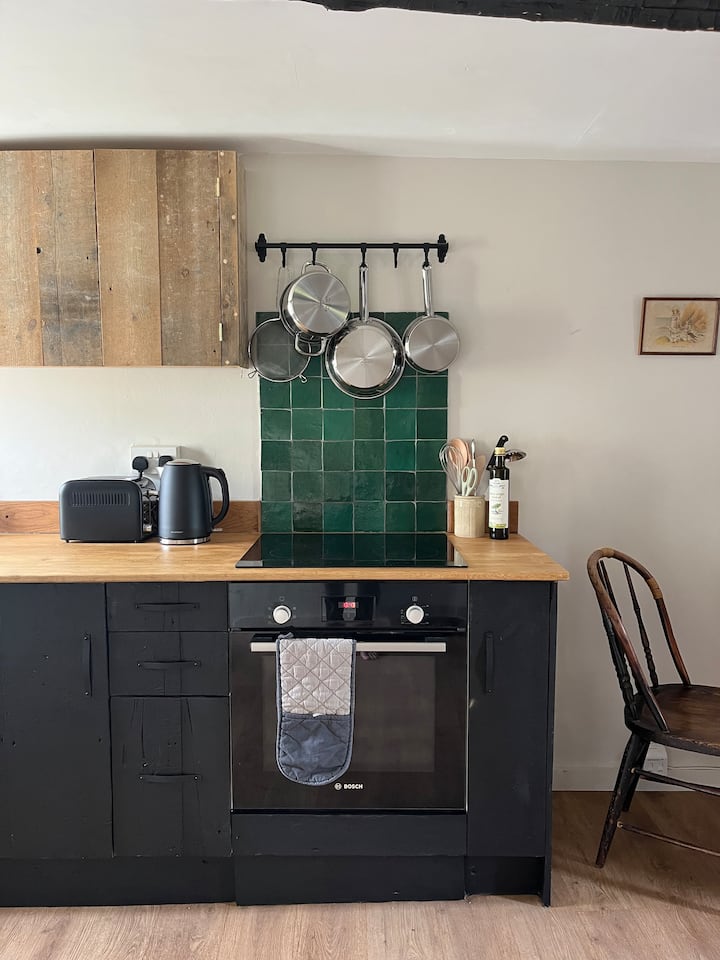 Old Salt Shed In Heart Of Town - Bridport