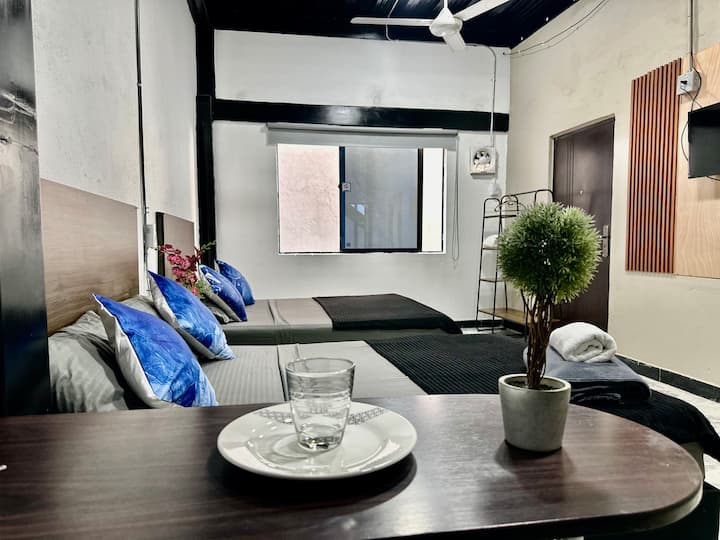 Apartaestudio En Laureles, Para 4 Personas. - Medellín