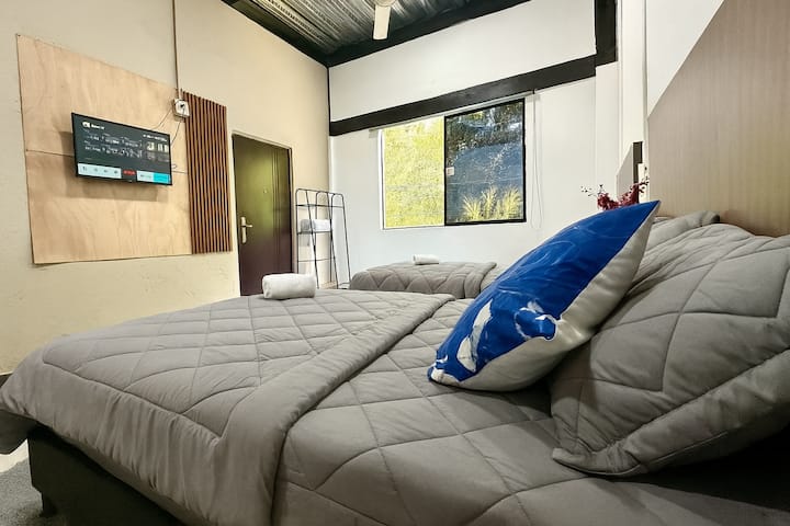 Apartaestudio En Laureles, Para 4 Personas. - Medellín