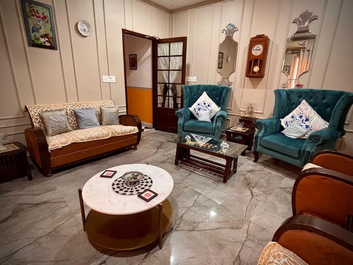 Deluxe Room With Balcony At Sayla Heritage House - Jodhpur