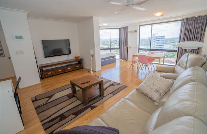 Apartment In Surfers Paradise - Gold Coast