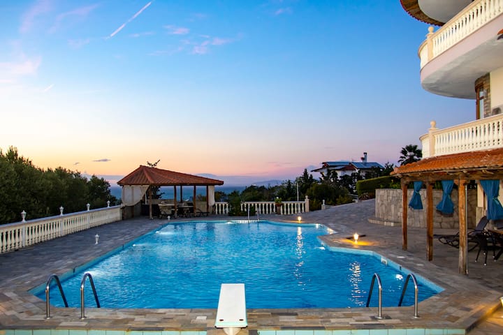 El Paraiso Premium - Aéroport de Thessalonique Makédonia (SKG)