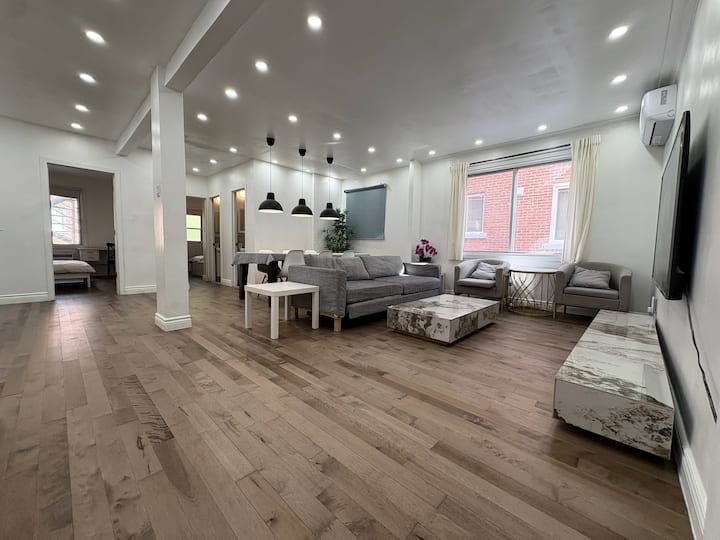 Specious 3 Bdrs Condo With Free Double Parking - Montreal