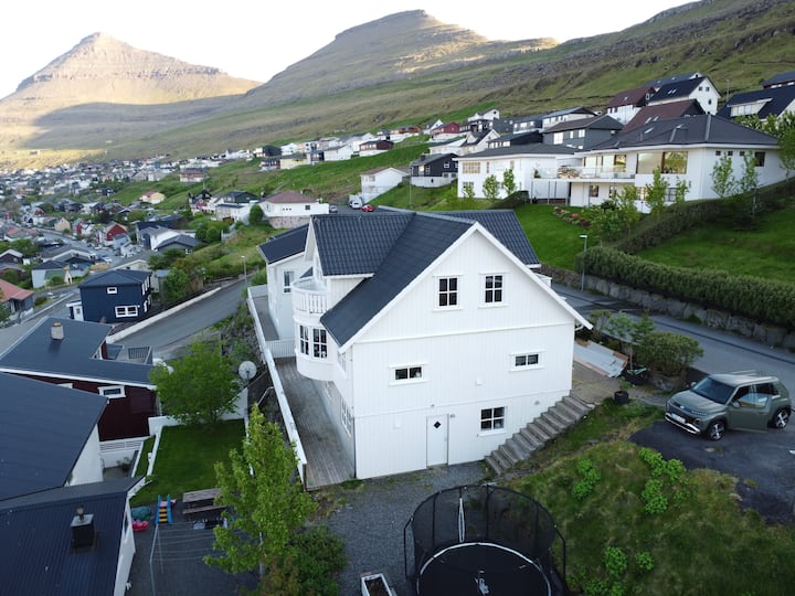 Hyggelig Hel Lejlighed For 4 Gæster I Nordisk Stil - Îles Féroé