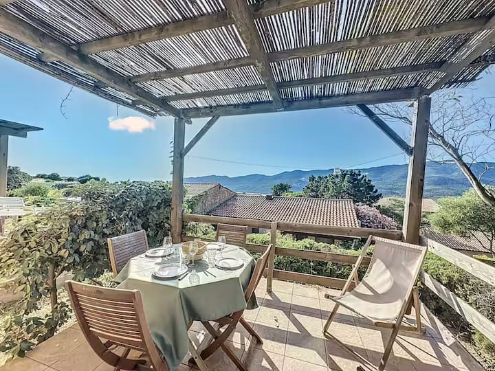 Mini-villa Vue Mer Et Montagne, Terrasse, Piscine - Serra-di-Ferro