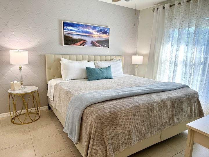Coastal Comfort! Great For Crews! - Englewood, FL