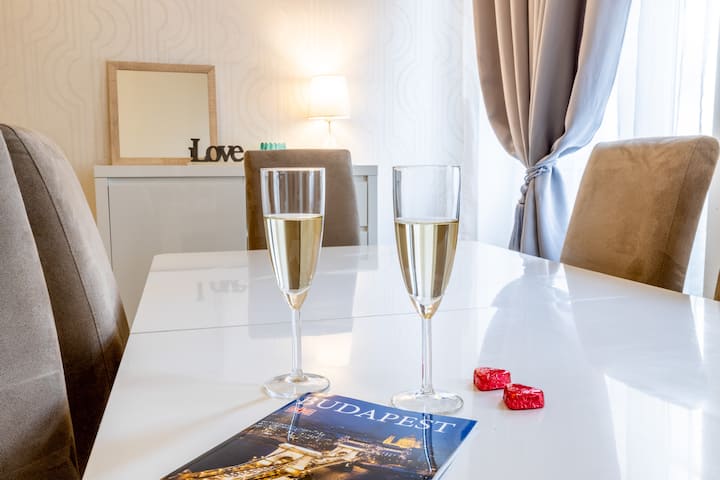 Jenny Luxury Two Bedrooms Apartment. - Budapest
